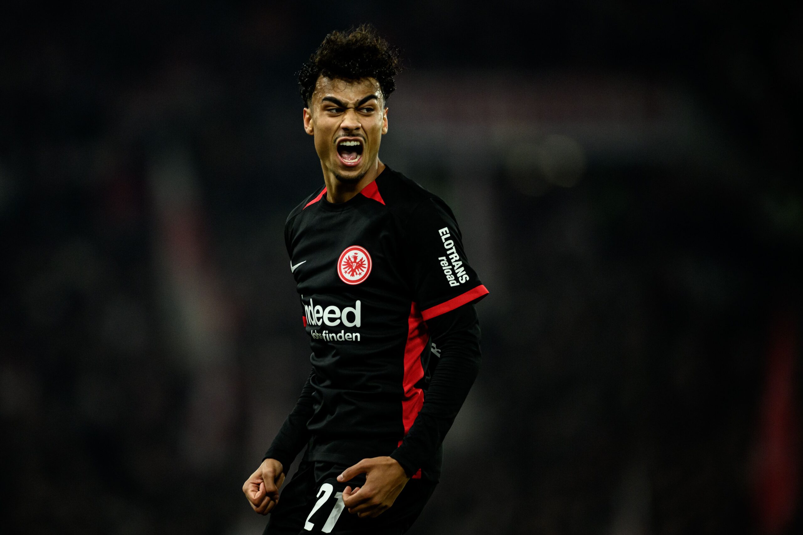 Nathaniel Brown: La Estrella Emergente del Eintracht Frankfurt | Perfil Bundesliga